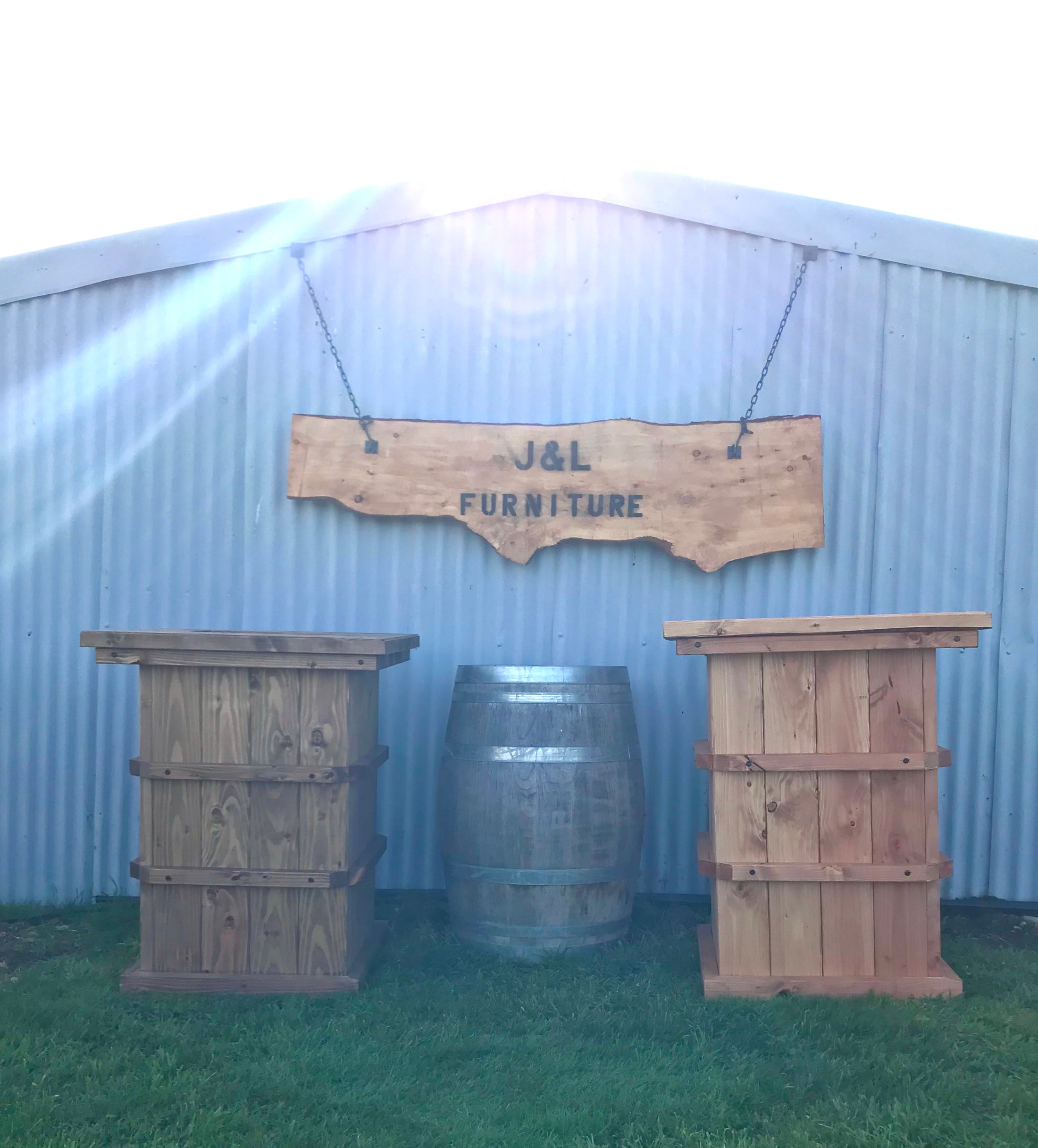 Woolpress Style Bar Leaner – J & L Furniture
