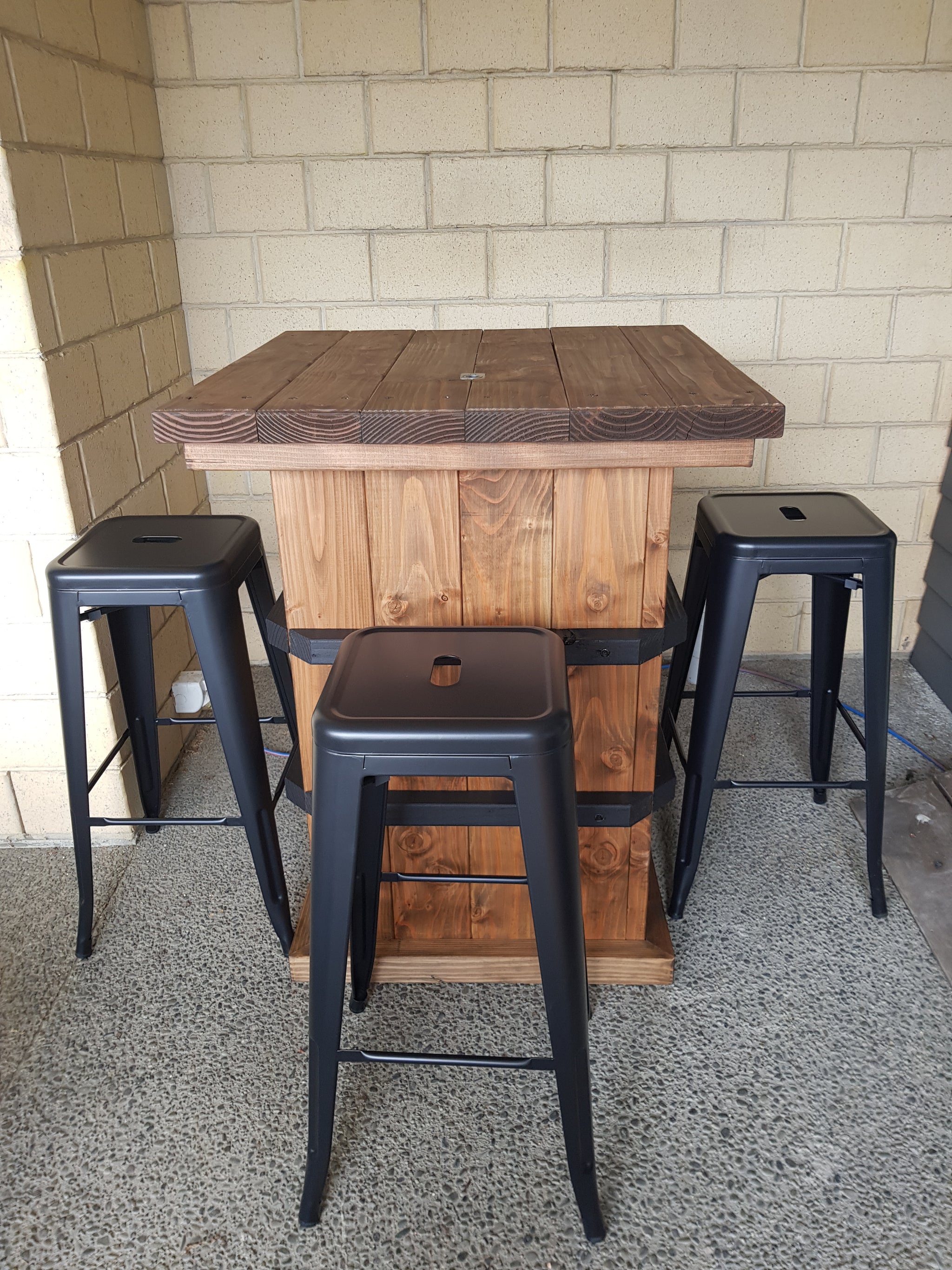 Woolpress Style Bar Leaner – J & L Furniture